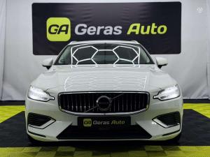 White Volvo V60 2020 in Vilnius, with an engine capacity of 1.97 L and mileage of 87 thousand km for 22390 €, photo 3 on AUTOMOTO.COM.LV