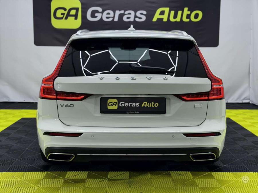 White Volvo V60 2020 in Vilnius, with an engine capacity of 1.97 L and mileage of 87 thousand km for 22390 €, photo 6 on AUTOMOTO.COM.LV