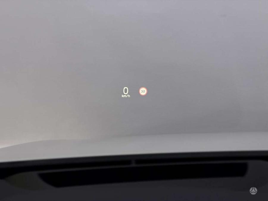 White Volvo V60 2020 in Vilnius, with an engine capacity of 1.97 L and mileage of 87 thousand km for 22390 €, photo 33 on AUTOMOTO.COM.LV