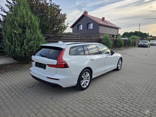 Balts Volvo V60 2020 Kauņa, ar dzinēja tilpumu 1.97 L un nobraukumu 280 tūkst. km par 11999 €, foto 5 vietnē AUTOMOTO.COM.LV