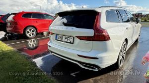 Balts Volvo V60 2020 Tallina, ar dzinēja tilpumu 2.00 L un nobraukumu 69 tūkst. km par 30000 €, foto 4 vietnē AUTOMOTO.COM.LV