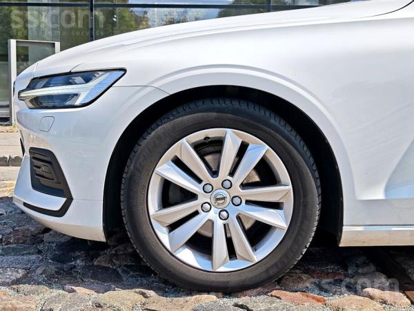 Volvo V60 2020 Rīga vietnē Balts Volvo V60 2020 Rīga, ar dzinēja tilpumu 2.00 L un nobraukumu 146 tūkst. km par 16900 €, foto 11 vietnē AUTOMOTO.COM.LV