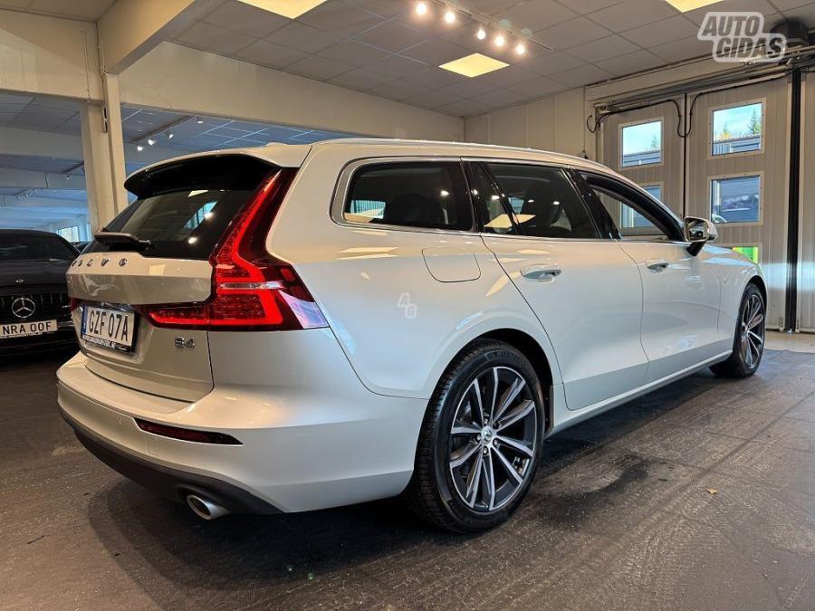 White Volvo V60 2021 in Kaunas, with an engine capacity of 0.00 L and mileage of 87 thousand km for 31043 €, photo 4 on AUTOMOTO.COM.LV