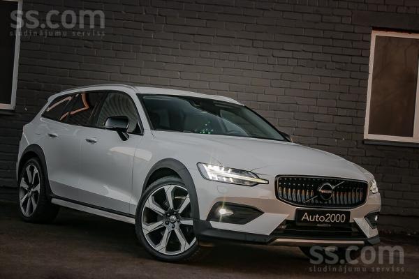 Balts Volvo V60 2021 Tukums, ar dzinēja tilpumu 2.00 L un nobraukumu 208 tūkst. km par 22700 €, foto 1 vietnē AUTOMOTO.COM.LV