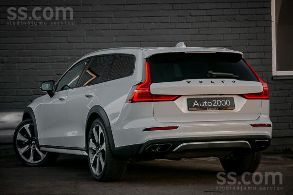 Balts Volvo V60 2021 Tukums, ar dzinēja tilpumu 2.00 L un nobraukumu 208 tūkst. km par 22700 €, foto 4 vietnē AUTOMOTO.COM.LV