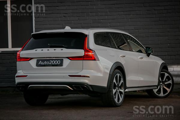 Balts Volvo V60 2021 Tukums, ar dzinēja tilpumu 2.00 L un nobraukumu 208 tūkst. km par 22700 €, foto 5 vietnē AUTOMOTO.COM.LV