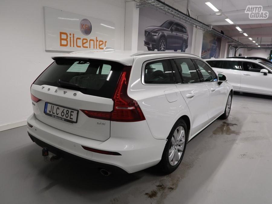 White Volvo V60 2021 in Kaunas, with an engine capacity of 0.00 L and mileage of 80 thousand km for 29341 €, photo 6 on AUTOMOTO.COM.LV