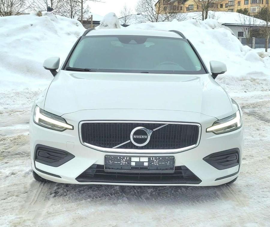 White Volvo V60 2021 in Siauliai, with an engine capacity of 1.97 L and mileage of 173 thousand km for 18500 €, photo 2 on AUTOMOTO.COM.LV