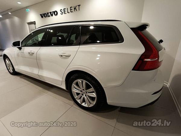 White Volvo V60 2021 in Tallinn, with an engine capacity of 2.00 L and mileage of 135 thousand km for 24700 €, photo 2 on AUTOMOTO.COM.LV