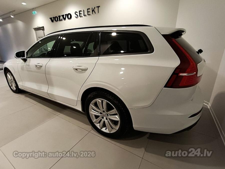 Balts Volvo V60 2021 Tallina, ar dzinēja tilpumu 2.00 L un nobraukumu 135 tūkst. km par 24700 €, foto 3 vietnē AUTOMOTO.COM.LV