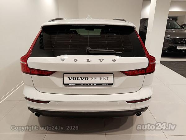 White Volvo V60 2021 in Tallinn, with an engine capacity of 2.00 L and mileage of 135 thousand km for 24700 €, photo 5 on AUTOMOTO.COM.LV