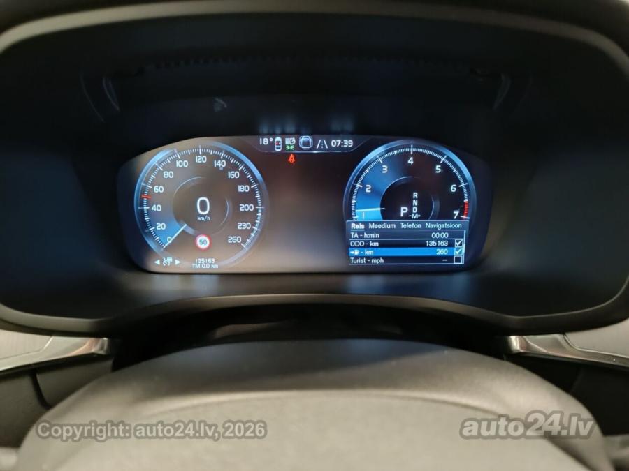 Balts Volvo V60 2021 Tallina, ar dzinēja tilpumu 2.00 L un nobraukumu 135 tūkst. km par 24700 €, foto 13 vietnē AUTOMOTO.COM.LV