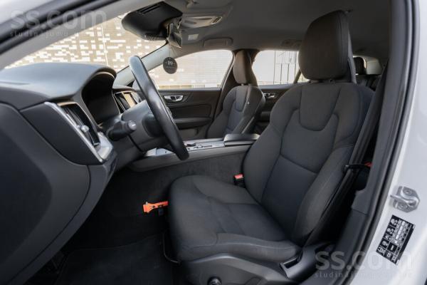 Balts Volvo V60 2021 Jelgava, ar dzinēja tilpumu 2.00 L un nobraukumu 173 tūkst. km par 15500 €, foto 10 vietnē AUTOMOTO.COM.LV