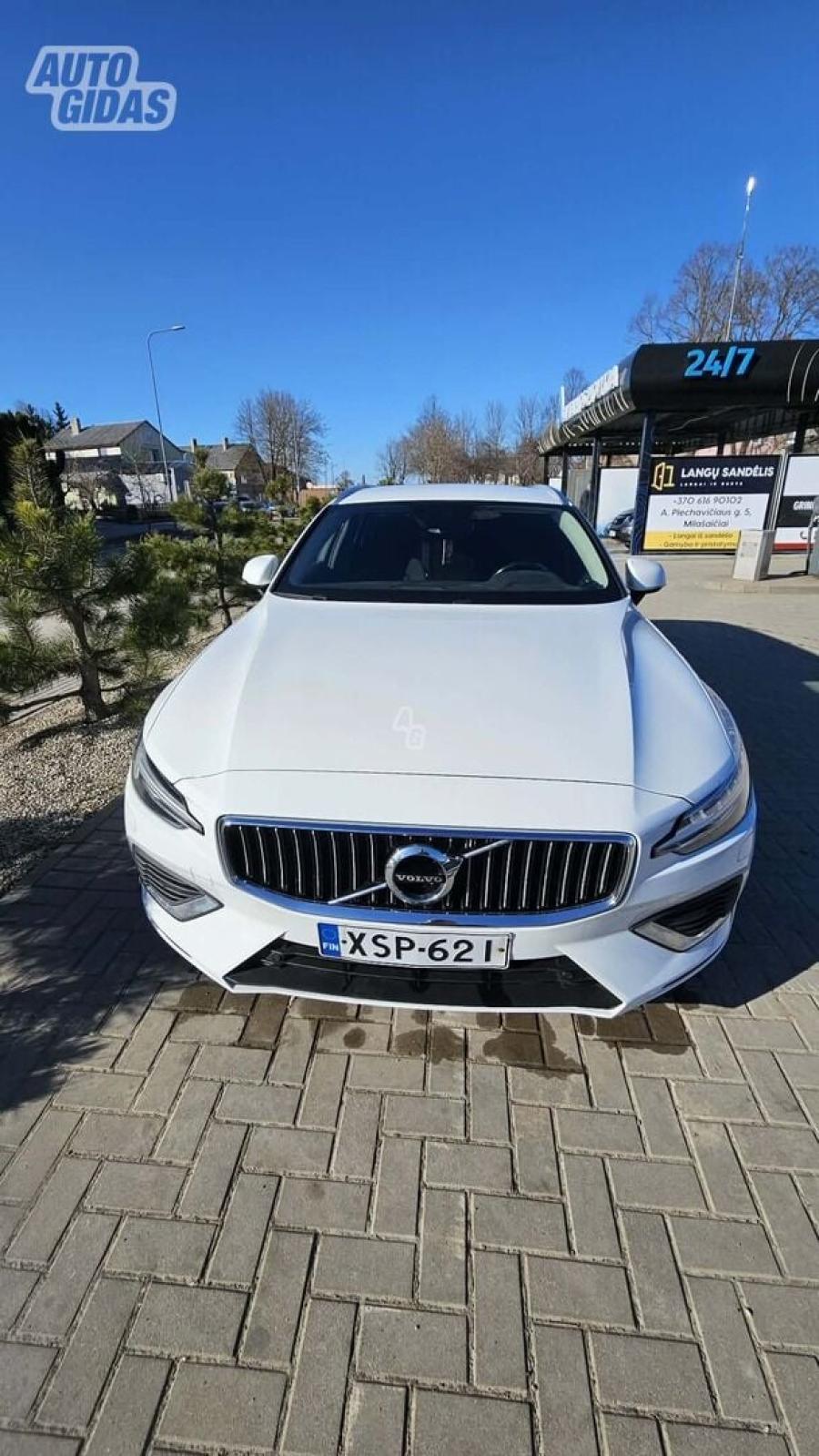 Balts Volvo V60 2021 Plungė, ar dzinēja tilpumu 2.00 L un nobraukumu 213 tūkst. km par 19000 €, foto 5 vietnē AUTOMOTO.COM.LV
