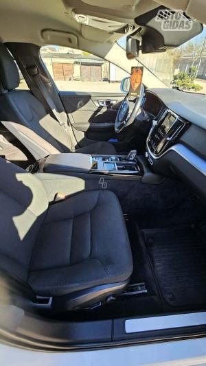 Balts Volvo V60 2021 Plungė, ar dzinēja tilpumu 2.00 L un nobraukumu 213 tūkst. km par 19000 €, foto 15 vietnē AUTOMOTO.COM.LV
