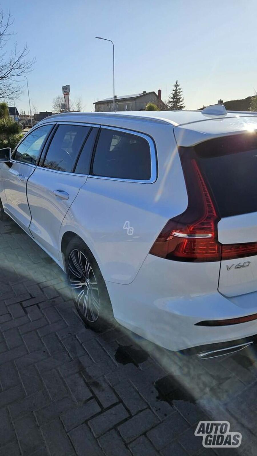 Balts Volvo V60 2021 Plungė, ar dzinēja tilpumu 2.00 L un nobraukumu 213 tūkst. km par 19000 €, foto 18 vietnē AUTOMOTO.COM.LV