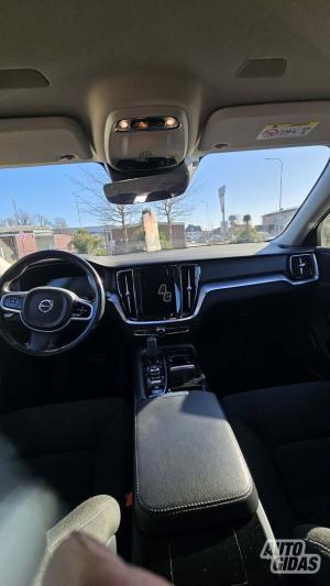 Balts Volvo V60 2021 Plungė, ar dzinēja tilpumu 2.00 L un nobraukumu 213 tūkst. km par 19000 €, foto 22 vietnē AUTOMOTO.COM.LV