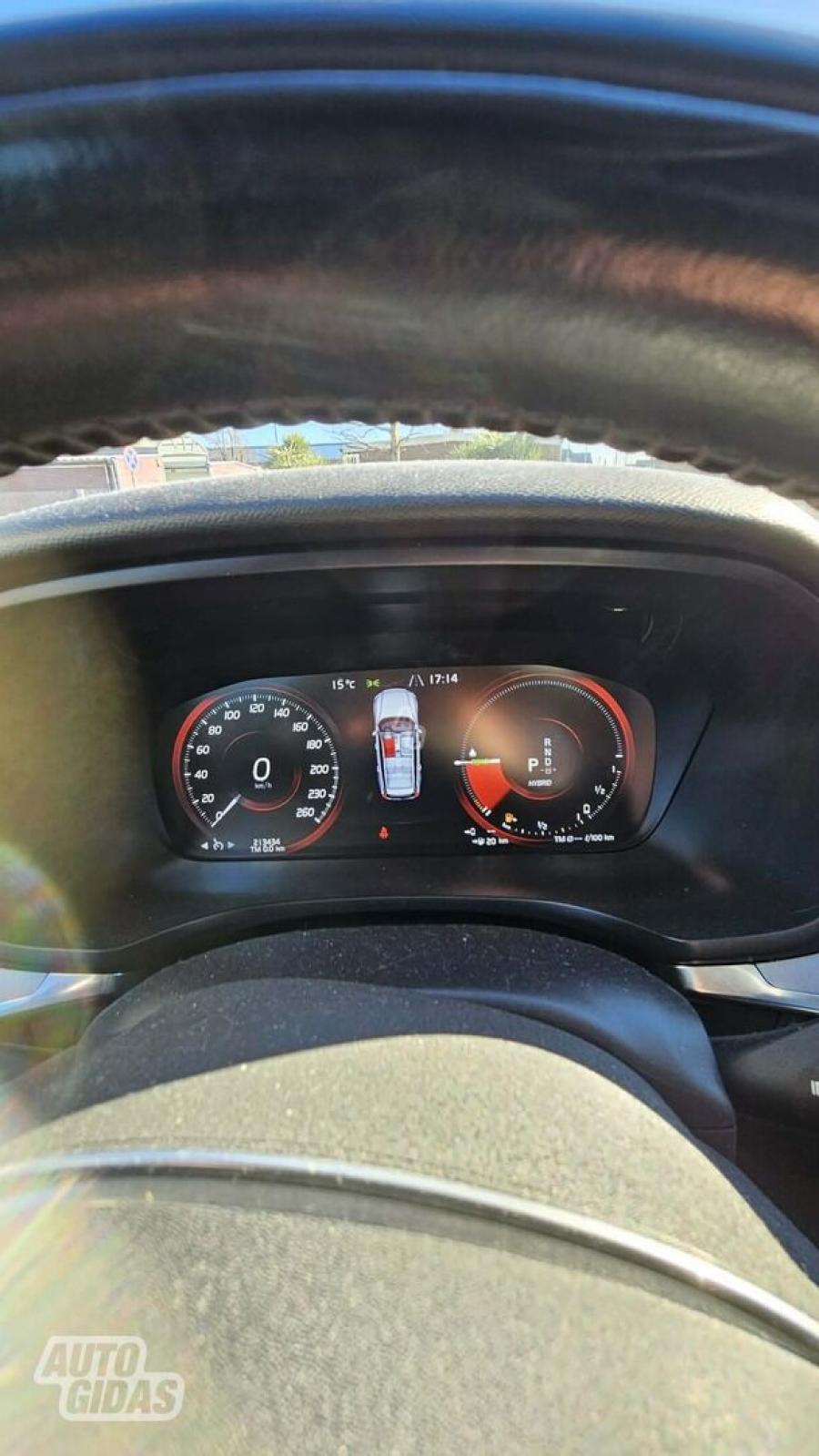 Balts Volvo V60 2021 Plungė, ar dzinēja tilpumu 2.00 L un nobraukumu 213 tūkst. km par 19000 €, foto 25 vietnē AUTOMOTO.COM.LV