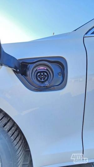 Balts Volvo V60 2021 Plungė, ar dzinēja tilpumu 2.00 L un nobraukumu 213 tūkst. km par 19000 €, foto 26 vietnē AUTOMOTO.COM.LV
