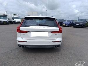 White Volvo V60 2021 in Vilnius, with an engine capacity of 1.97 L and mileage of 92 thousand km for 19900 €, photo 6 on AUTOMOTO.COM.LV