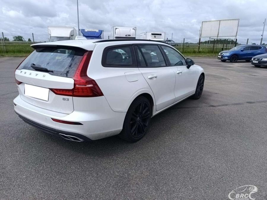 White Volvo V60 2021 in Vilnius, with an engine capacity of 1.97 L and mileage of 92 thousand km for 19900 €, photo 7 on AUTOMOTO.COM.LV