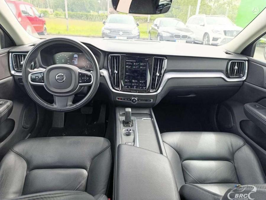 White Volvo V60 2021 in Vilnius, with an engine capacity of 1.97 L and mileage of 92 thousand km for 19900 €, photo 11 on AUTOMOTO.COM.LV