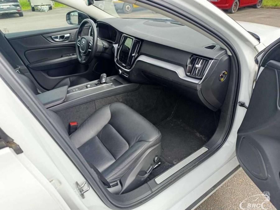 White Volvo V60 2021 in Vilnius, with an engine capacity of 1.97 L and mileage of 92 thousand km for 19900 €, photo 13 on AUTOMOTO.COM.LV