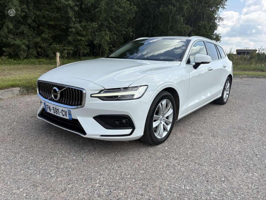 White Volvo V60 2021 in Kaunas, with an engine capacity of 1.97 L and mileage of 180 thousand km for 14900 €, photo 1 on AUTOMOTO.COM.LV