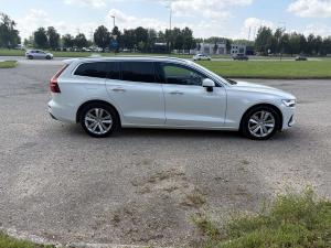 White Volvo V60 2021 in Kaunas, with an engine capacity of 1.97 L and mileage of 180 thousand km for 14900 €, photo 7 on AUTOMOTO.COM.LV