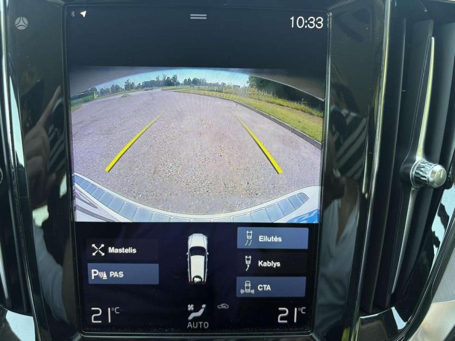 White Volvo V60 2021 in Kaunas, with an engine capacity of 1.97 L and mileage of 180 thousand km for 14900 €, photo 18 on AUTOMOTO.COM.LV