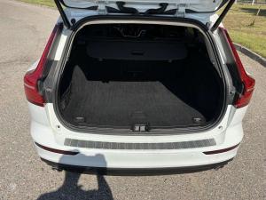 White Volvo V60 2021 in Kaunas, with an engine capacity of 1.97 L and mileage of 180 thousand km for 14900 €, photo 21 on AUTOMOTO.COM.LV