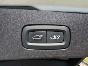 White Volvo V60 2021 in Kaunas, with an engine capacity of 1.97 L and mileage of 180 thousand km for 14900 €, photo 22 on AUTOMOTO.COM.LV