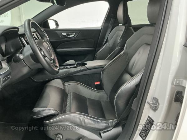 White Volvo V60 2021 in Tartu, with an engine capacity of 2.00 L and mileage of 170 thousand km for 19990 €, photo 8 on AUTOMOTO.COM.LV
