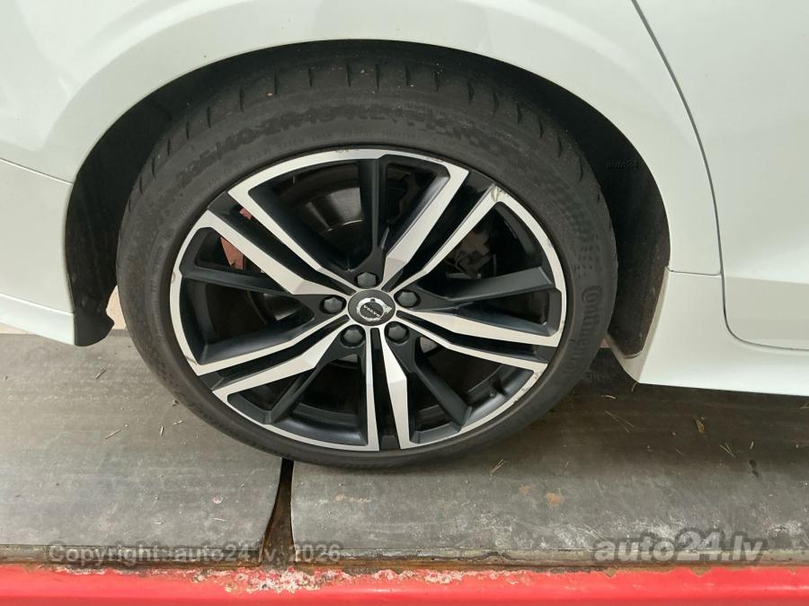 Белый Вольво B60 2021 в Тарту, объемом двигателя 2.00 л и пробегом 170 тыс. км за 19990 €, фото 13 на AUTOMOTO.COM.LV