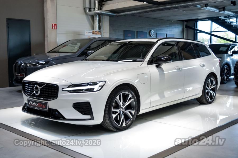 Balts Volvo V60 2021 Tallina, ar dzinēja tilpumu 2.00 L un nobraukumu 66 tūkst. km par 36900 €, foto 3 vietnē AUTOMOTO.COM.LV