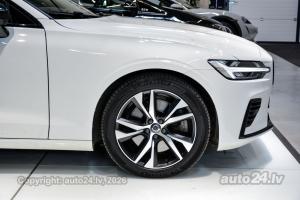 Balts Volvo V60 2021 Tallina, ar dzinēja tilpumu 2.00 L un nobraukumu 66 tūkst. km par 36900 €, foto 8 vietnē AUTOMOTO.COM.LV