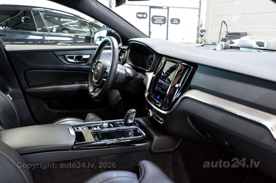 Balts Volvo V60 2021 Tallina, ar dzinēja tilpumu 2.00 L un nobraukumu 66 tūkst. km par 36900 €, foto 12 vietnē AUTOMOTO.COM.LV