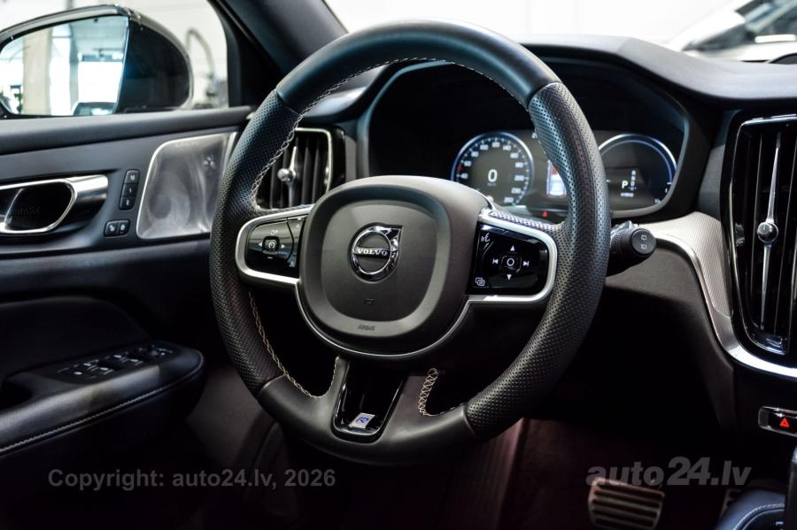 Balts Volvo V60 2021 Tallina, ar dzinēja tilpumu 2.00 L un nobraukumu 66 tūkst. km par 36900 €, foto 15 vietnē AUTOMOTO.COM.LV