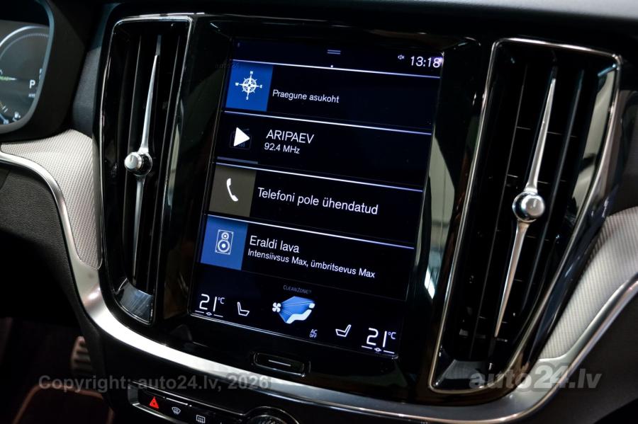 Balts Volvo V60 2021 Tallina, ar dzinēja tilpumu 2.00 L un nobraukumu 66 tūkst. km par 36900 €, foto 18 vietnē AUTOMOTO.COM.LV