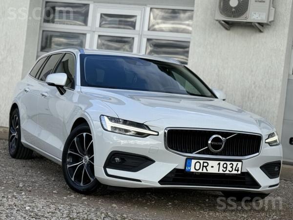 Balts Volvo V60 2021 Tukums, ar dzinēja tilpumu 2.00 L un nobraukumu 299 tūkst. km par 12499 €, foto 1 vietnē AUTOMOTO.COM.LV