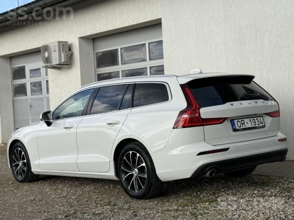 Balts Volvo V60 2021 Tukums, ar dzinēja tilpumu 2.00 L un nobraukumu 299 tūkst. km par 12499 €, foto 6 vietnē AUTOMOTO.COM.LV