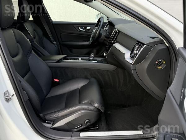 Balts Volvo V60 2021 Tukums, ar dzinēja tilpumu 2.00 L un nobraukumu 299 tūkst. km par 12499 €, foto 8 vietnē AUTOMOTO.COM.LV