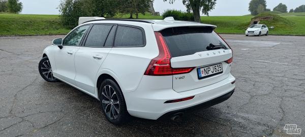 Volvo V60 2021 in Kaunas on AUTOMOTO.COM.LV White Volvo V60 2021 in Kaunas, with an engine capacity of 2.00 L and mileage of 215 thousand km for 15700 €, photo 3 on AUTOMOTO.COM.LV