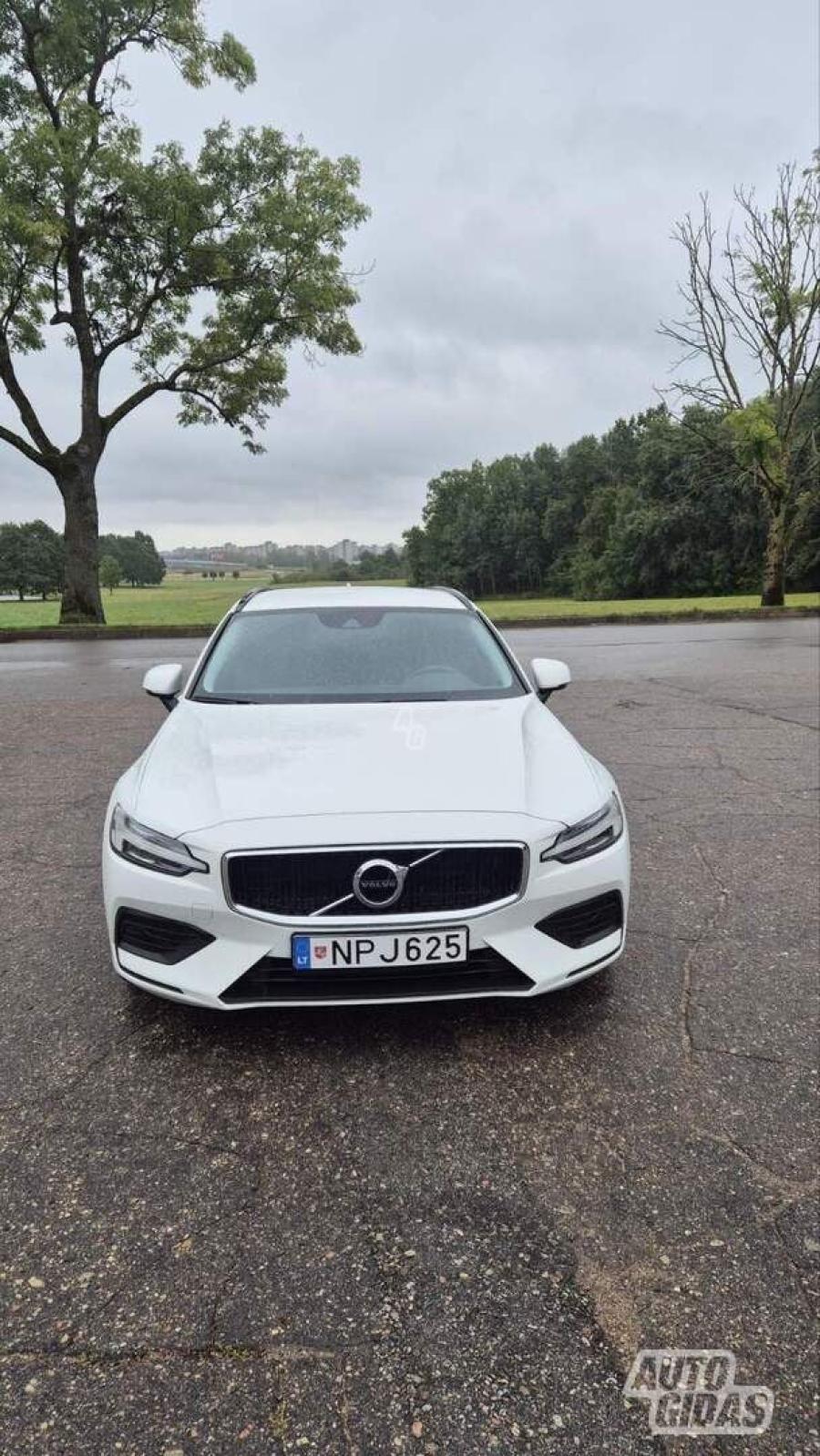 Balts Volvo V60 2021 Kauņa, ar dzinēja tilpumu 2.00 L un nobraukumu 215 tūkst. km par 15700 €, foto 4 vietnē AUTOMOTO.COM.LV