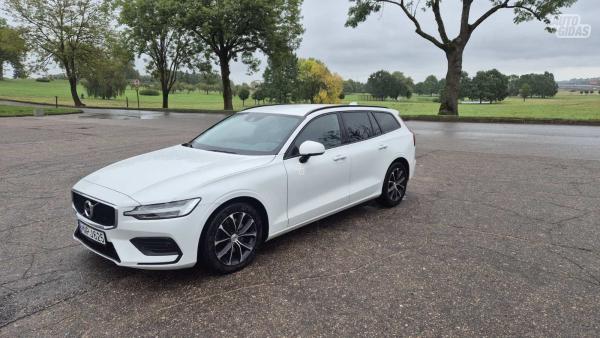 Volvo V60 2021 in Kaunas on AUTOMOTO.COM.LV White Volvo V60 2021 in Kaunas, with an engine capacity of 2.00 L and mileage of 215 thousand km for 15700 €, photo 5 on AUTOMOTO.COM.LV