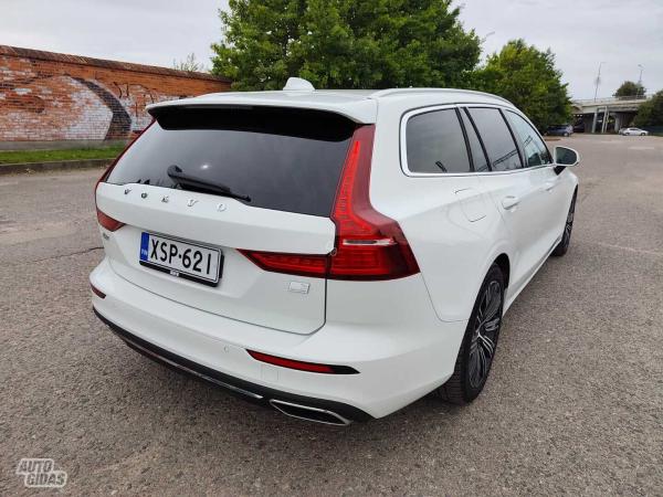 Volvo V60 2021 in Siauliai on AUTOMOTO.COM.LV White Volvo V60 2021 in Siauliai, with an engine capacity of 2.00 L and mileage of 213 thousand km for 15900 €, photo 7 on AUTOMOTO.COM.LV