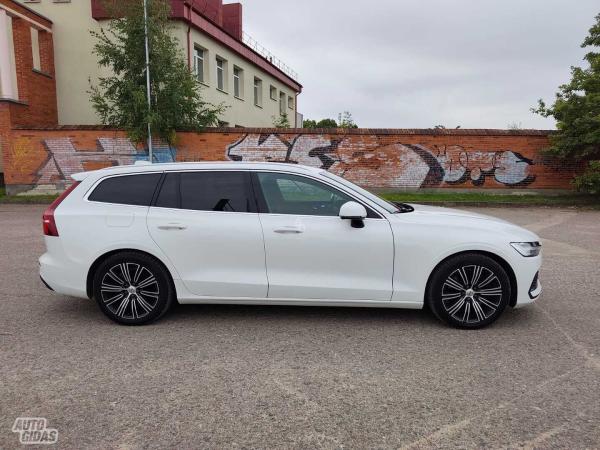 Volvo V60 2021 in Siauliai on AUTOMOTO.COM.LV White Volvo V60 2021 in Siauliai, with an engine capacity of 2.00 L and mileage of 213 thousand km for 15900 €, photo 8 on AUTOMOTO.COM.LV