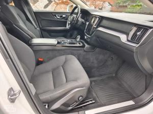 White Volvo V60 2021 in Siauliai, with an engine capacity of 2.00 L and mileage of 213 thousand km for 15900 €, photo 14 on AUTOMOTO.COM.LV