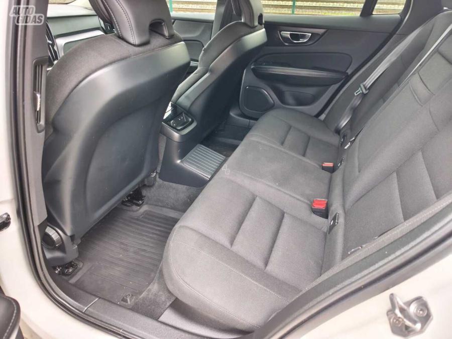 White Volvo V60 2021 in Siauliai, with an engine capacity of 2.00 L and mileage of 213 thousand km for 15900 €, photo 15 on AUTOMOTO.COM.LV