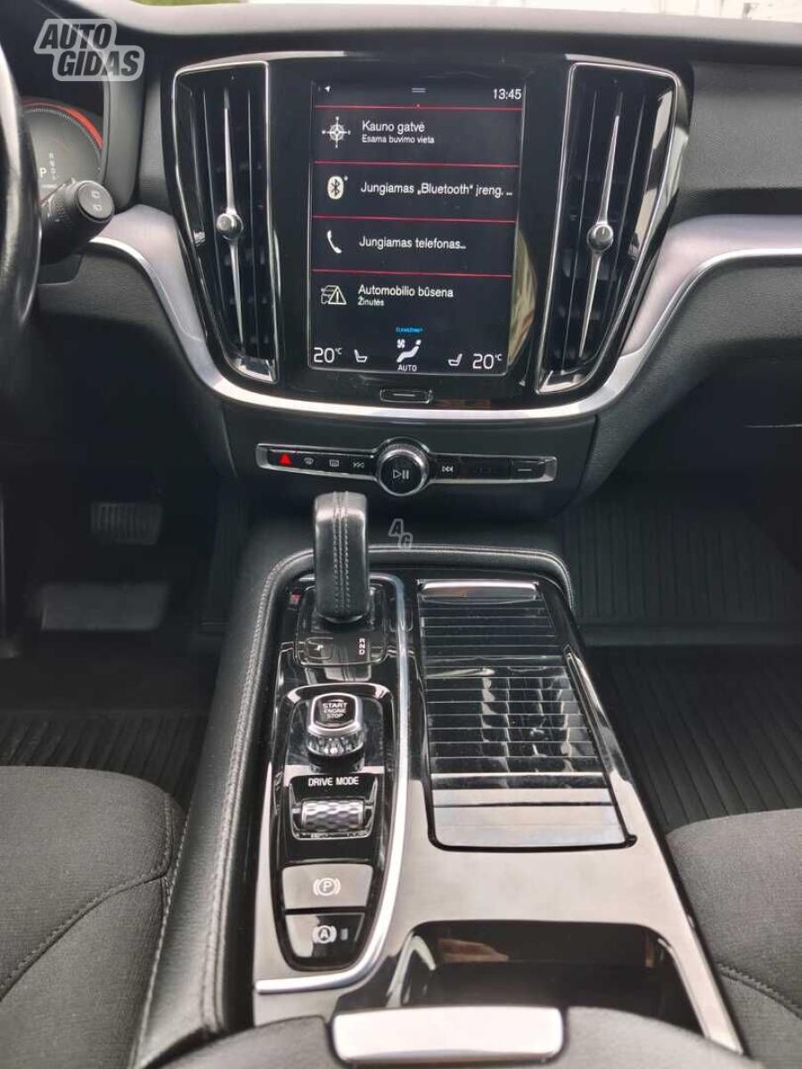 White Volvo V60 2021 in Siauliai, with an engine capacity of 2.00 L and mileage of 213 thousand km for 15900 €, photo 19 on AUTOMOTO.COM.LV